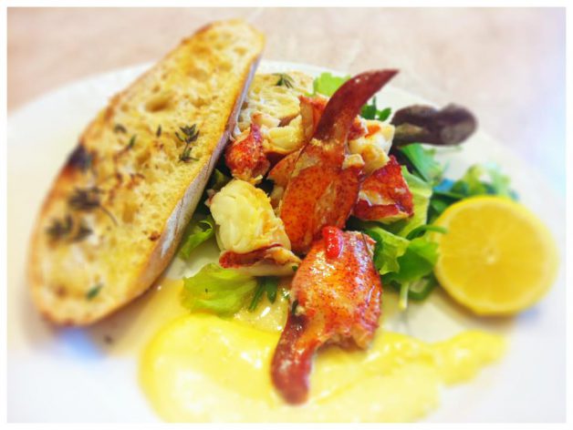 Humr s domácí česnekovou majonézou – MENU od Koko